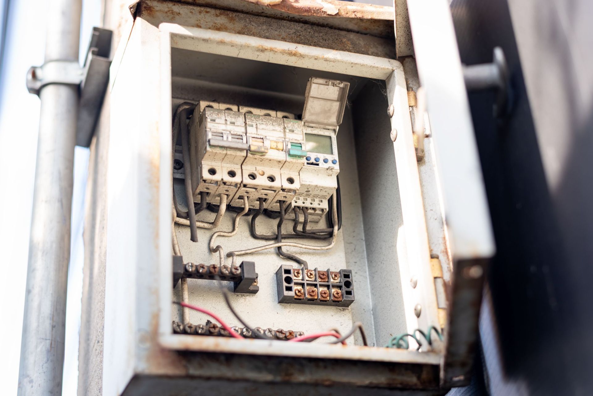 How to Know When You Should Get Your Home’s Electrical Panel Replaced ...